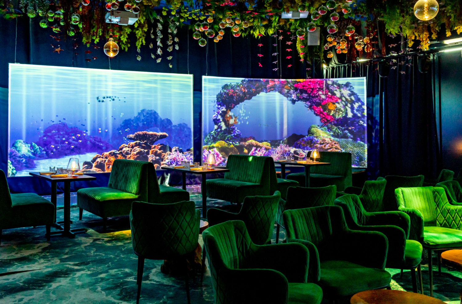 Plongée sous marine dans un restaurant immersif parisien