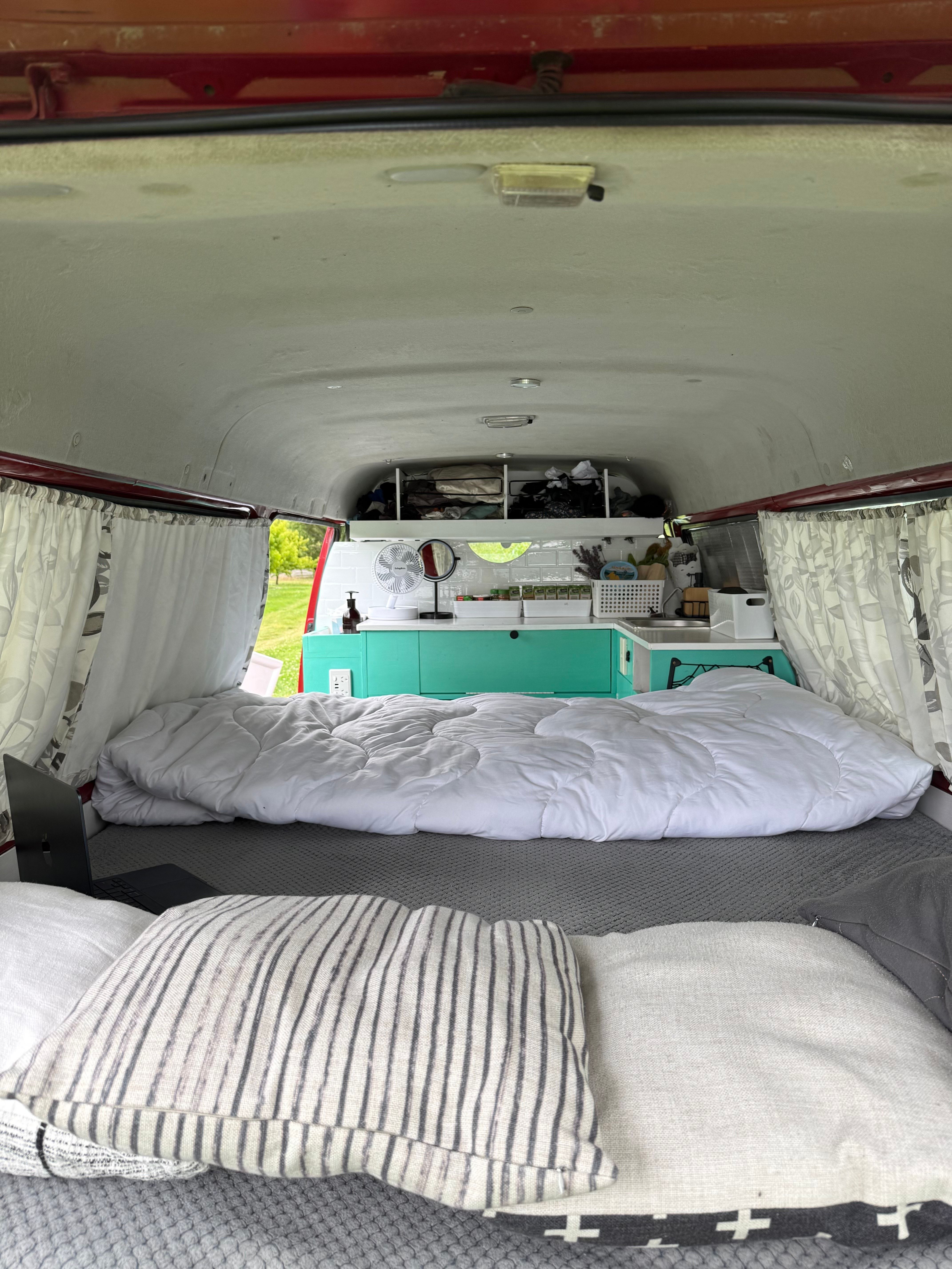 Mazda E2000 20l Petrol Lwb | Buy Cars & Campervans New Zealand